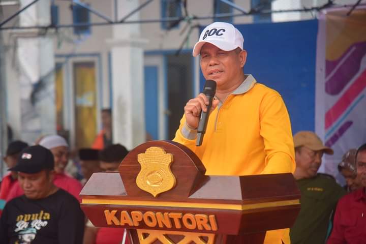 Pj Bupati La Haruna Buka Lomba Meriahkan HUT Desa Lambusango Timur Ke ...